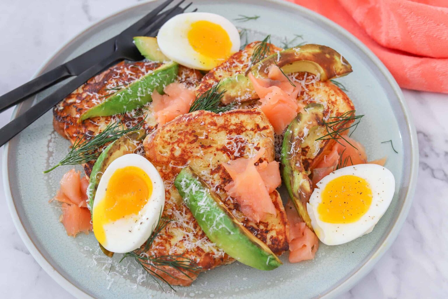 Broodje avocado met gepocheerd ei maken - Francesca Kookt