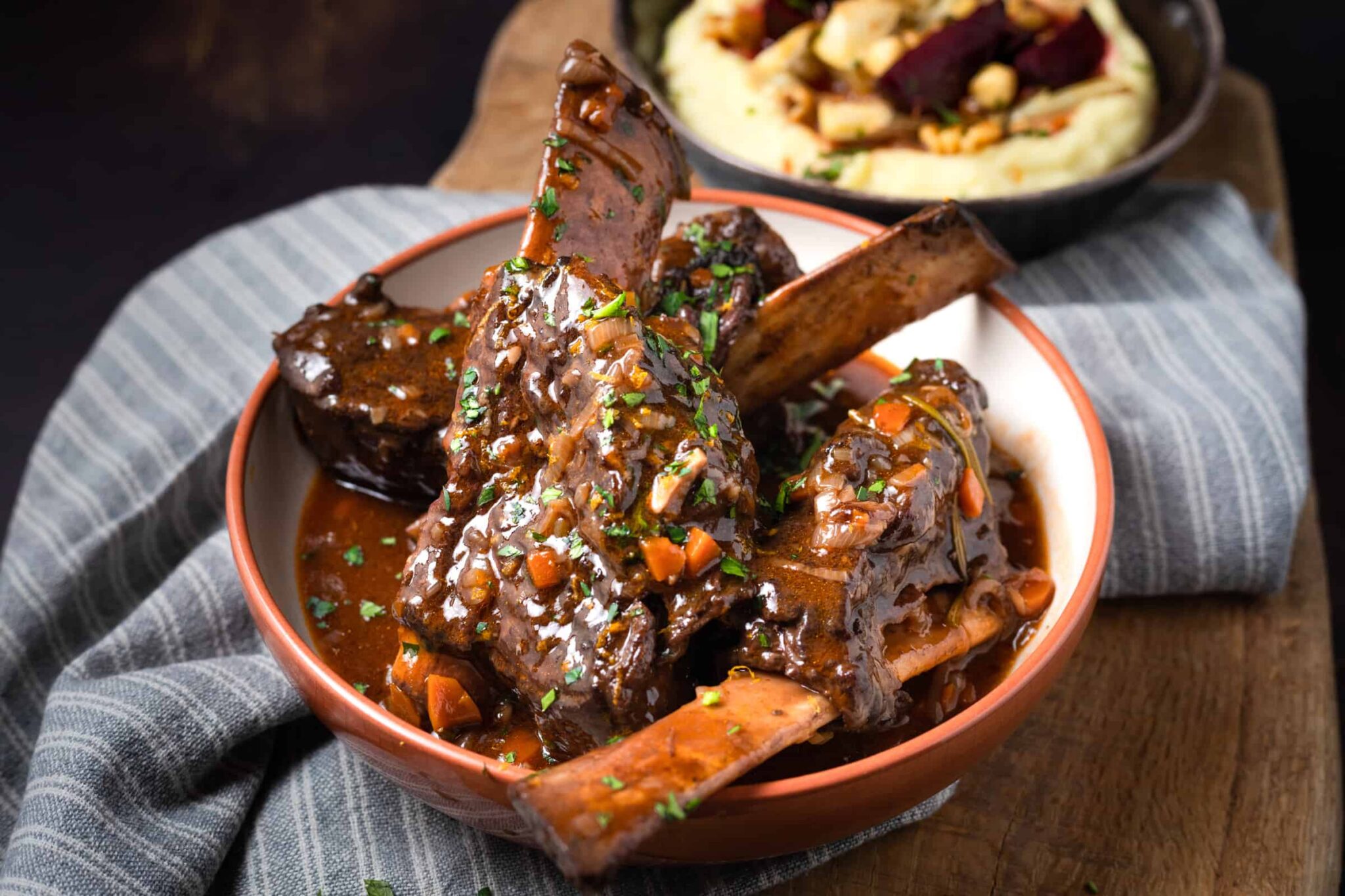 Runderstoof in rode wijn met knolselderijpuree - Francesca Kookt