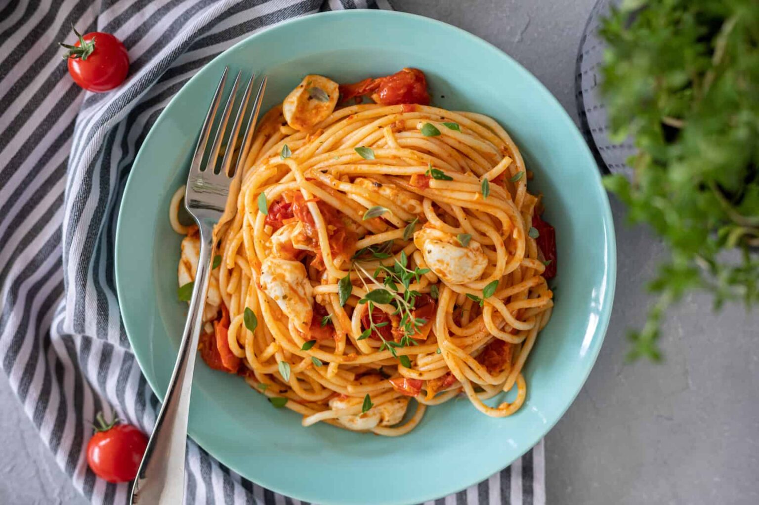 Spaghetti met tomaat en mozzarella - Francesca Kookt
