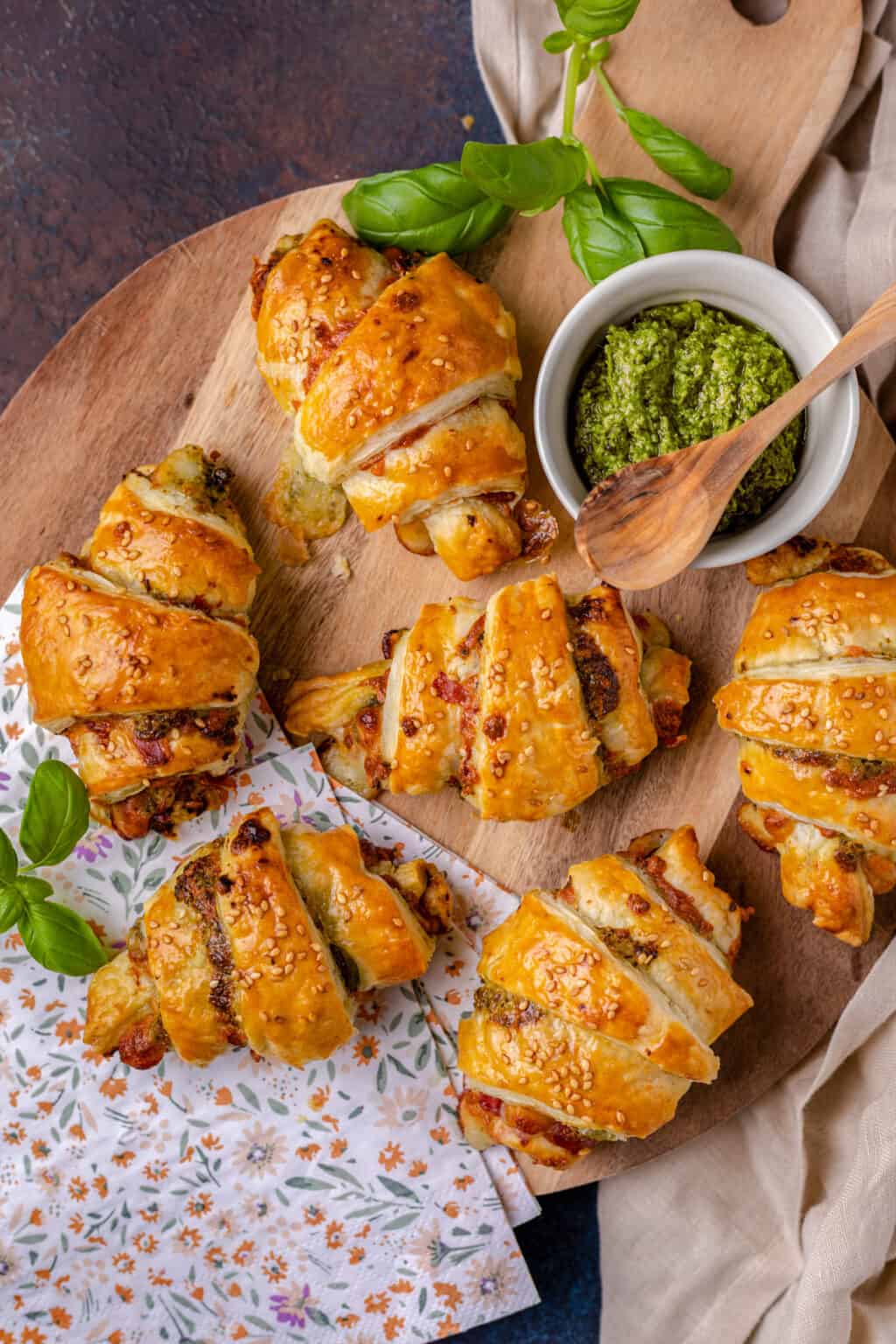 Pesto croissants with mozzarella and serrano ham – Archyde