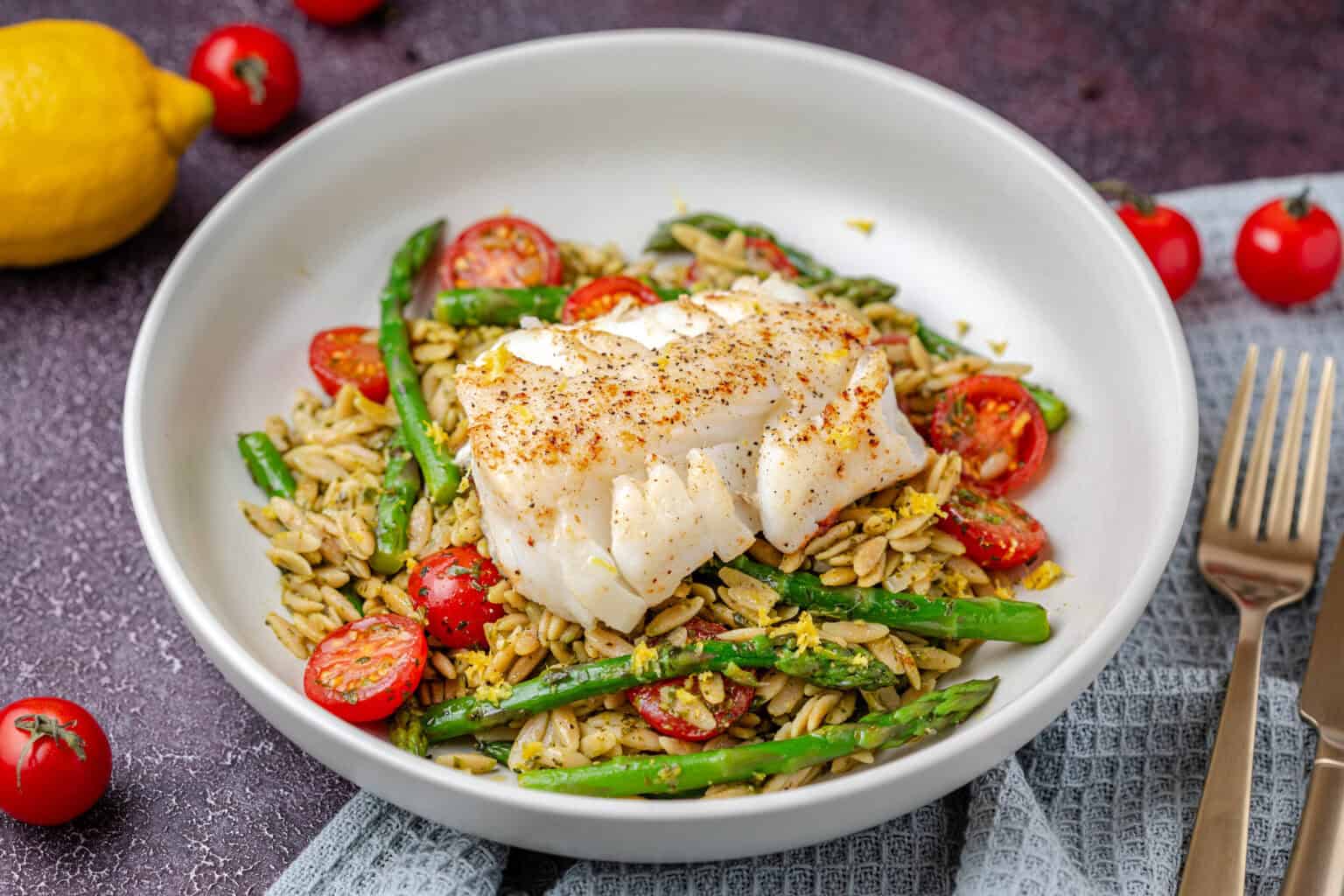 Gebakken doradefilet met tomaten-basilicumsaus - Francesca Kookt