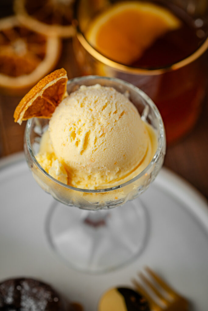 Chocolade lava cake met sinaasappelijs - Francesca Kookt