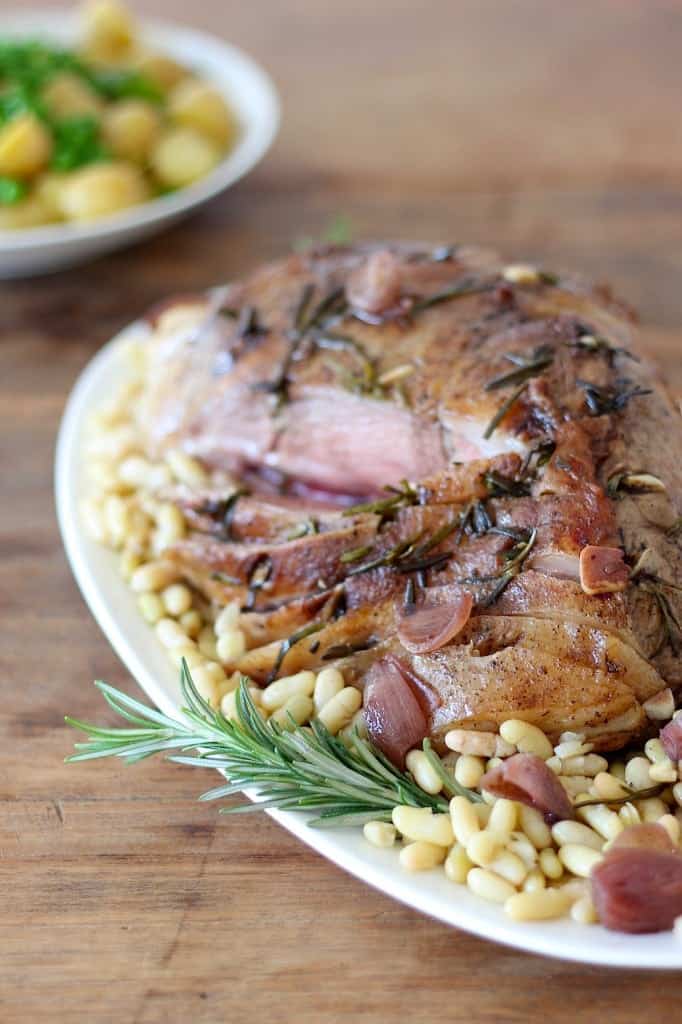 Lamsbout met rozemarijn en knoflook